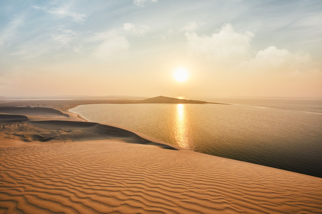 豪尔艾乌达德海滩 (Khor Al Adaid Beach) | 卡塔尔旅游
